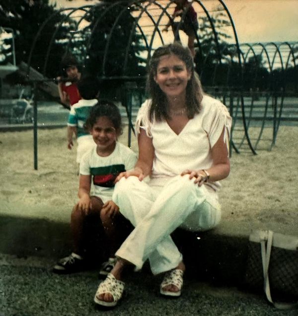 Author Brenda Janowitz Just Lost Her Mother. What One Community of ...